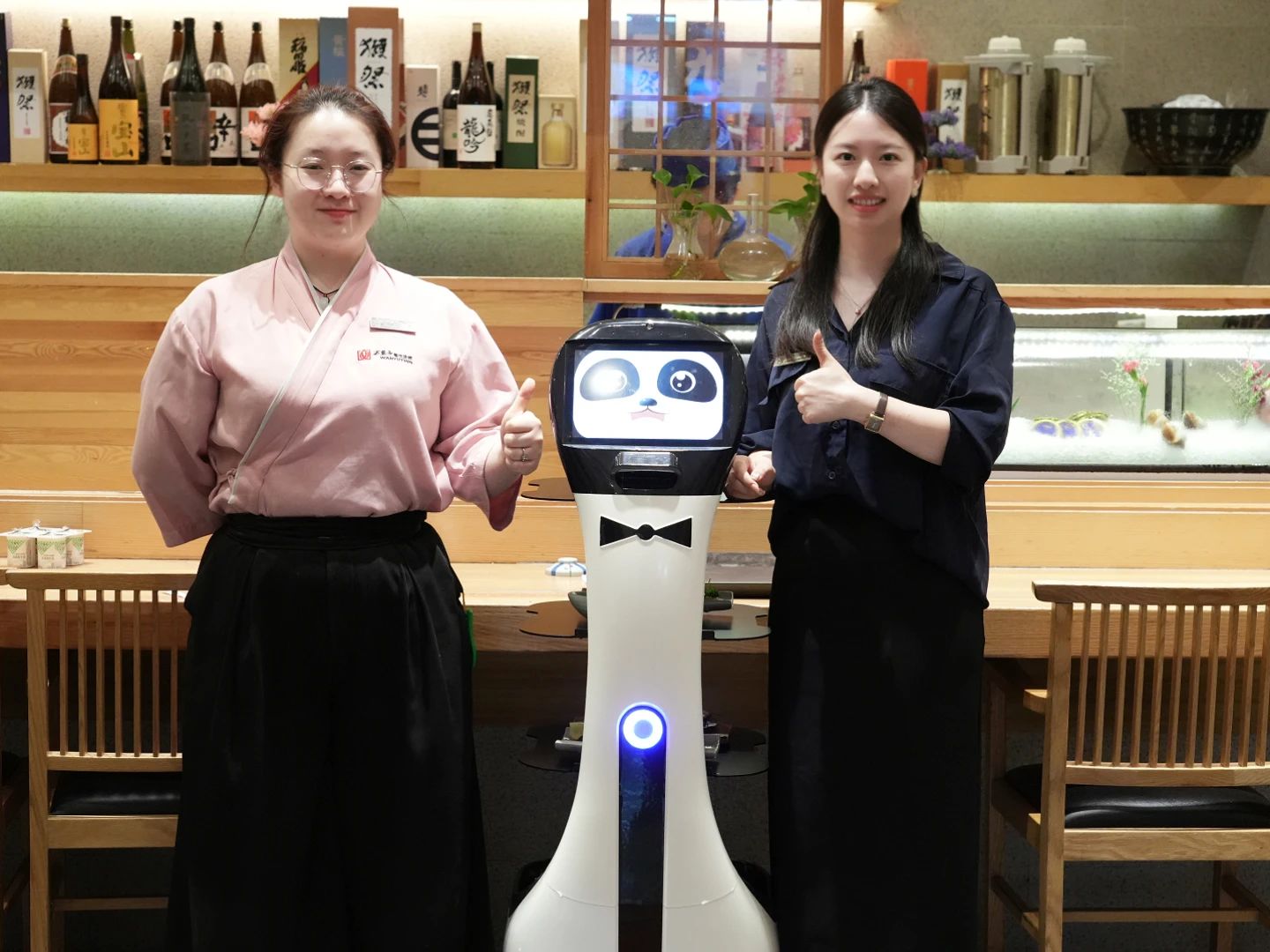 หุ่นยนต์ส่งอาหาร “แพนด้า” ของ Alpha: รายการโปรดใหม่ของร้านอาหารญี่ปุ่น ...